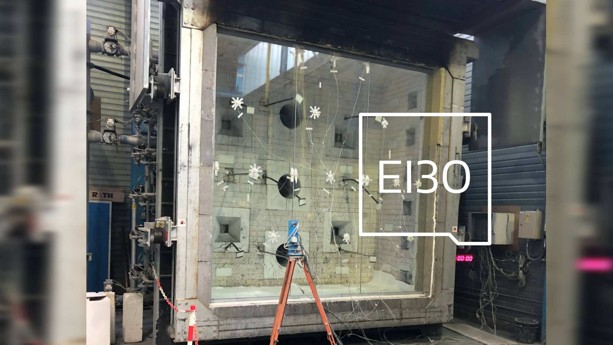 Test: EI30 fire-resistant facade with 0-joint - QbiQ Wall Systems